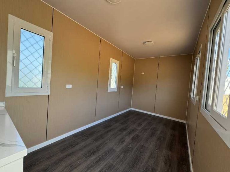 Container accommodation Donga’s 2 and 3 rooms available