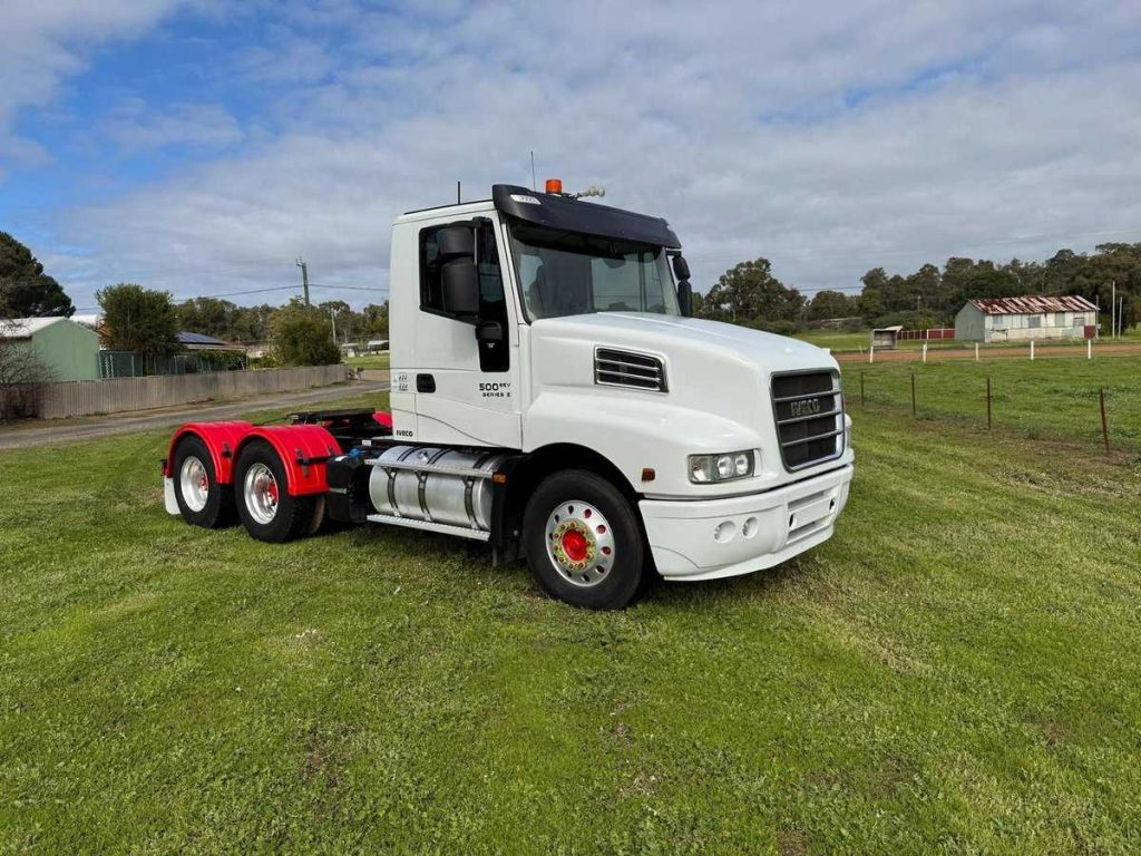 2016 Iveco Powerstar Day Cab - Western Truck Sales